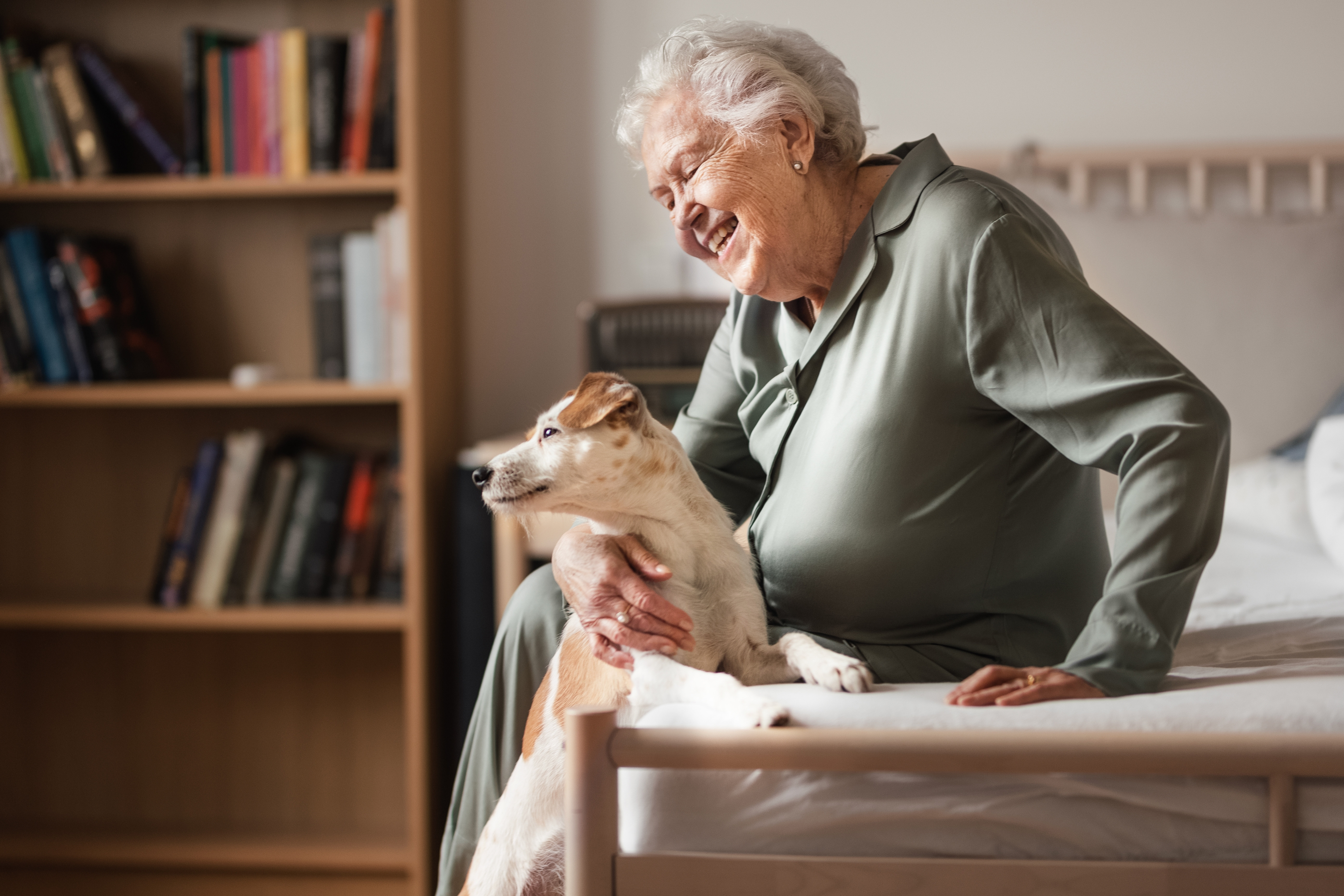 Managing Medications at Home: Tips for Safety and Compliance - VNA ...